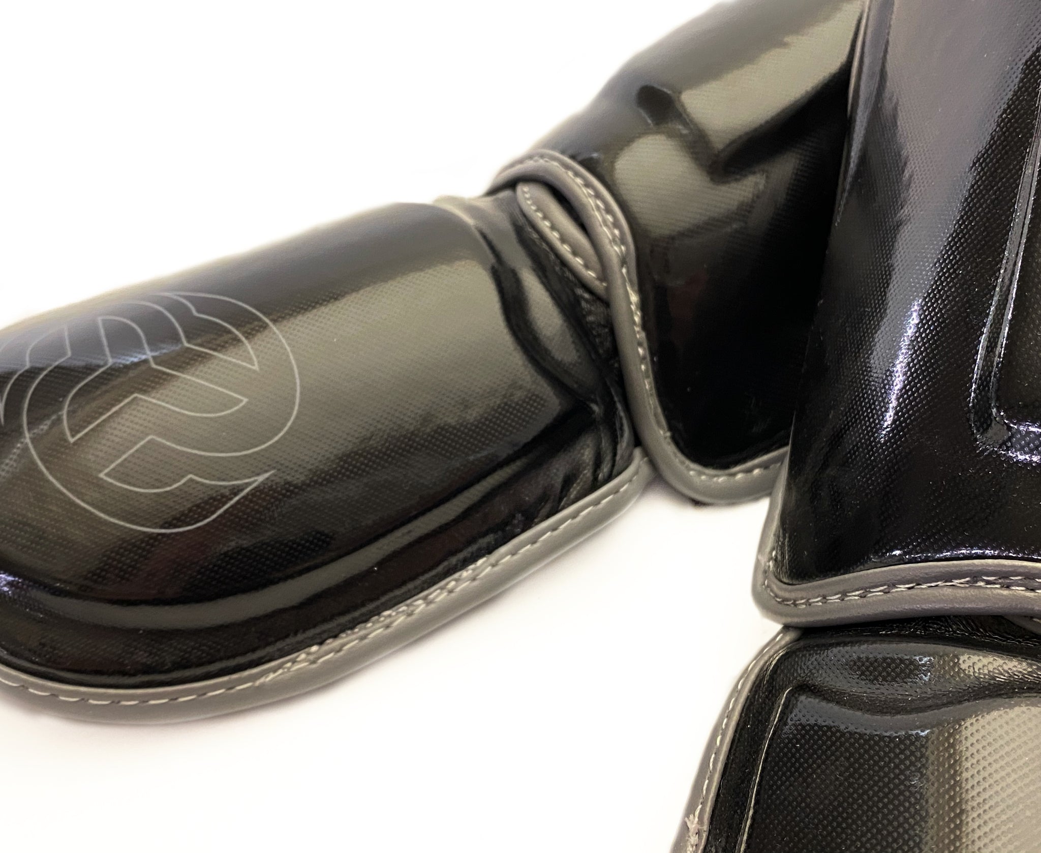 Reevo Stealth Youth Shinguards – Hatashita